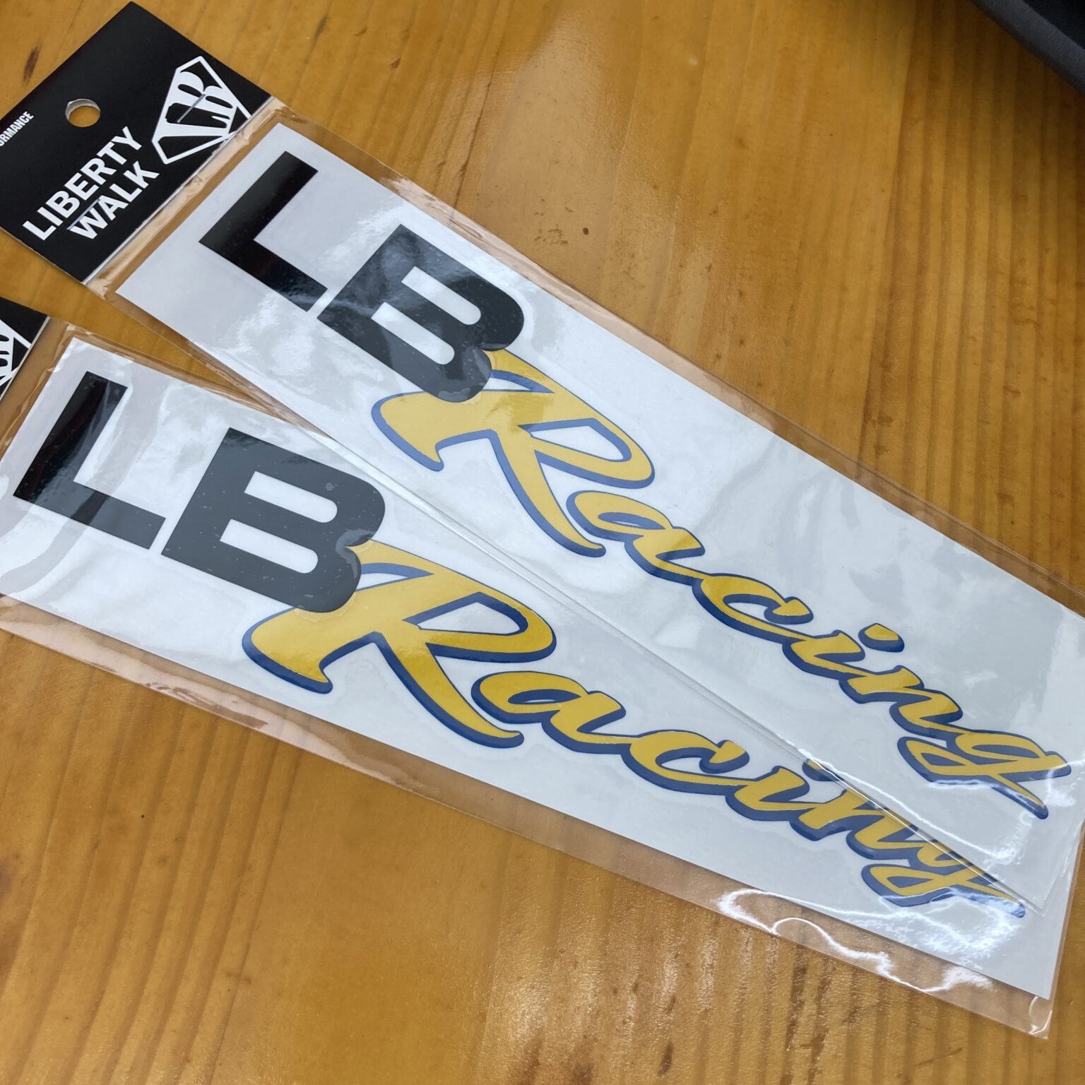 LB-Racing Team Logo ステッカー M - EIGHT | アパレル・雑貨・自動車用品からモバイル関連まで幅広いサービスを提供